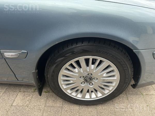 Blue Volvo S80 2004 in Tukums, with an engine capacity of 2.50 L and mileage of 0 thousand km for 1890 €, photo 6 on AUTOMOTO.COM.LV