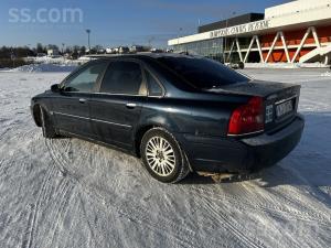 Zils Volvo S80 2004 Rēzekne, ar dzinēja tilpumu 2.40 L un nobraukumu 399 tūkst. km par 1450 €, foto  vietnē AUTOMOTO.COM.LV
