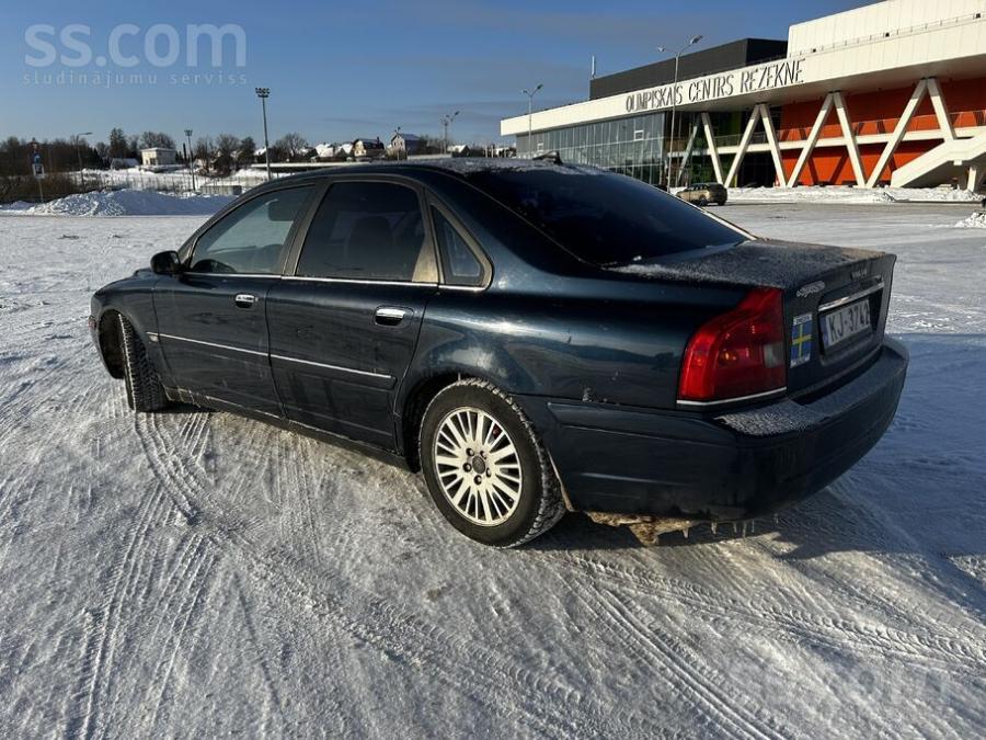 Zils Volvo S80 2004 Rēzekne, ar dzinēja tilpumu 2.40 L un nobraukumu 399 tūkst. km par 1450 €, foto 1 vietnē AUTOMOTO.COM.LV