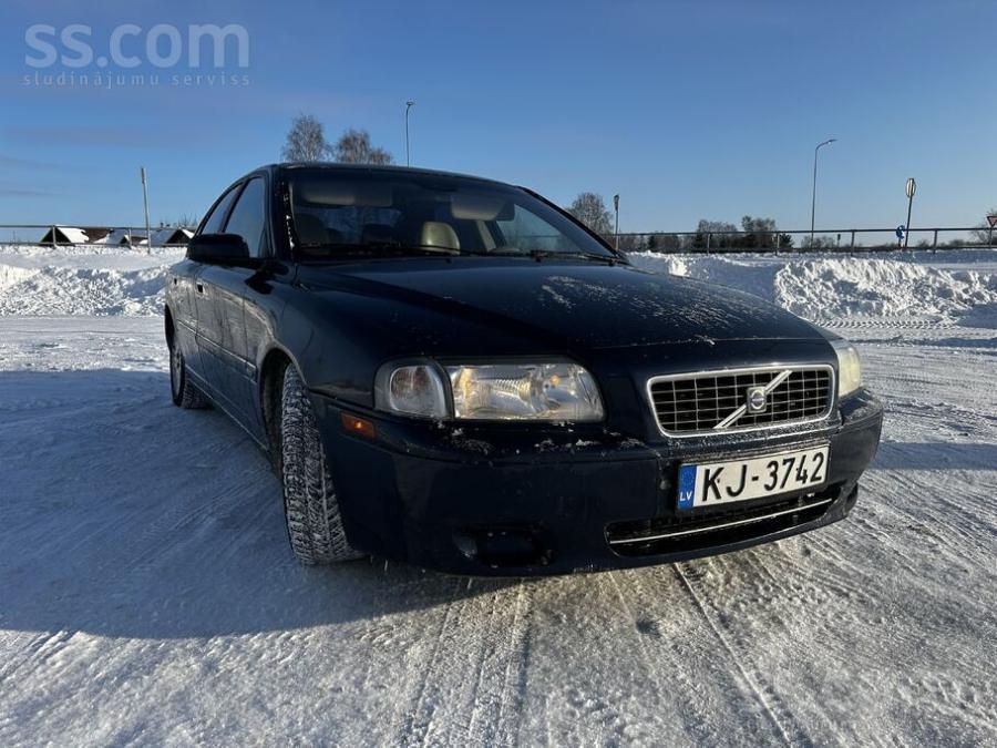 Zils Volvo S80 2004 Rēzekne, ar dzinēja tilpumu 2.40 L un nobraukumu 399 tūkst. km par 1450 €, foto 3 vietnē AUTOMOTO.COM.LV