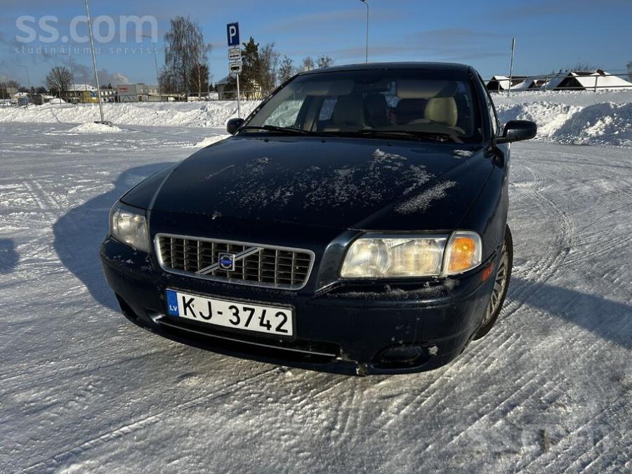 Zils Volvo S80 2004 Rēzekne, ar dzinēja tilpumu 2.40 L un nobraukumu 399 tūkst. km par 1450 €, foto 4 vietnē AUTOMOTO.COM.LV