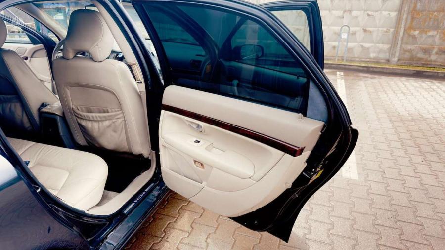 Zils Volvo S80 2004 Kauņa, ar dzinēja tilpumu 2.40 L un nobraukumu 234 tūkst. km par 2350 €, foto 7 vietnē AUTOMOTO.COM.LV