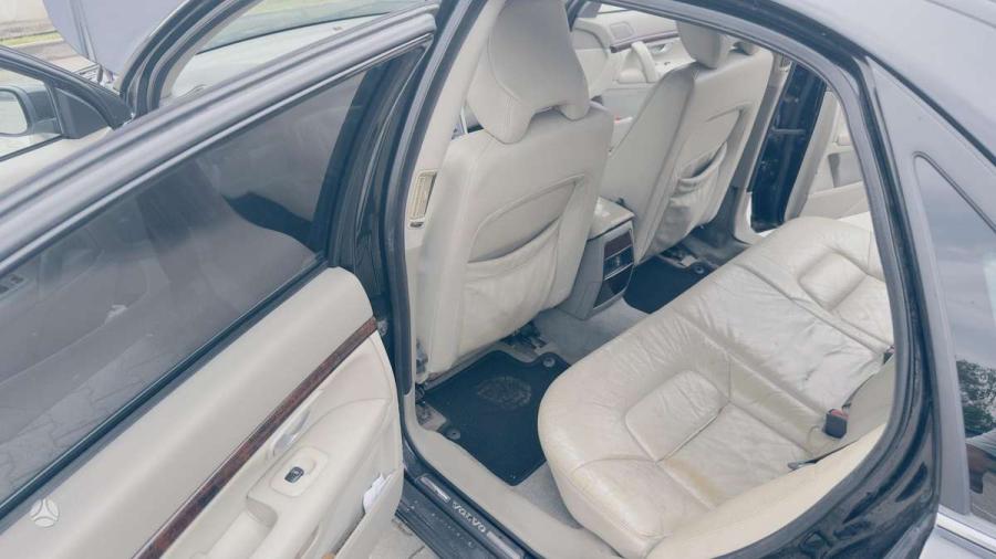 Zils Volvo S80 2004 Kauņa, ar dzinēja tilpumu 2.40 L un nobraukumu 234 tūkst. km par 2350 €, foto 12 vietnē AUTOMOTO.COM.LV