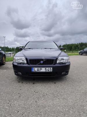 Zils Volvo S80 2004 Viļņa, ar dzinēja tilpumu 2.40 L un nobraukumu 362 tūkst. km par 1300 €, foto 3 vietnē AUTOMOTO.COM.LV