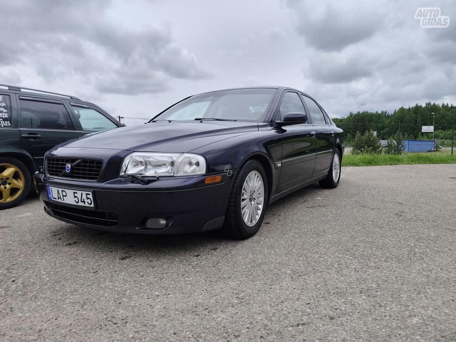 Zils Volvo S80 2004 Viļņa, ar dzinēja tilpumu 2.40 L un nobraukumu 362 tūkst. km par 1300 €, foto 4 vietnē AUTOMOTO.COM.LV