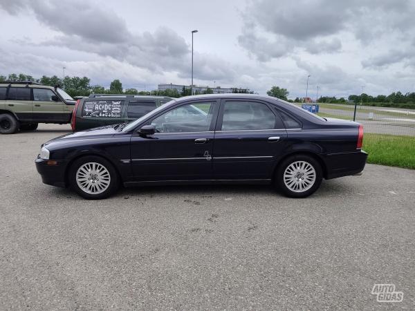 Zils Volvo S80 2004 Viļņa, ar dzinēja tilpumu 2.40 L un nobraukumu 362 tūkst. km par 1300 €, foto 4 vietnē AUTOMOTO.COM.LV