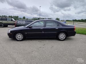 Zils Volvo S80 2004 Viļņa, ar dzinēja tilpumu 2.40 L un nobraukumu 362 tūkst. km par 1300 €, foto 5 vietnē AUTOMOTO.COM.LV