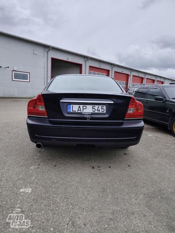 Zils Volvo S80 2004 Viļņa, ar dzinēja tilpumu 2.40 L un nobraukumu 362 tūkst. km par 1300 €, foto 6 vietnē AUTOMOTO.COM.LV
