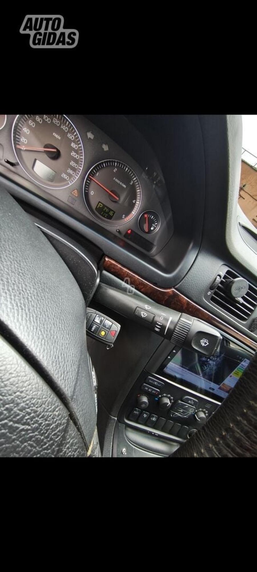 Zils Volvo S80 2004 Viļņa, ar dzinēja tilpumu 2.40 L un nobraukumu 362 tūkst. km par 1300 €, foto 14 vietnē AUTOMOTO.COM.LV