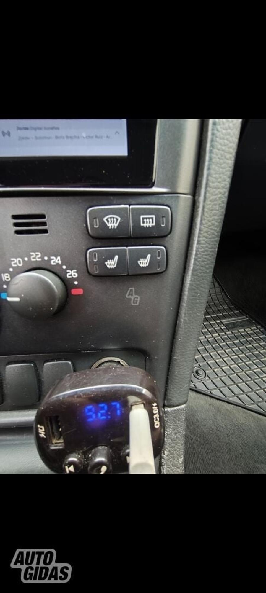 Zils Volvo S80 2004 Viļņa, ar dzinēja tilpumu 2.40 L un nobraukumu 362 tūkst. km par 1300 €, foto 17 vietnē AUTOMOTO.COM.LV