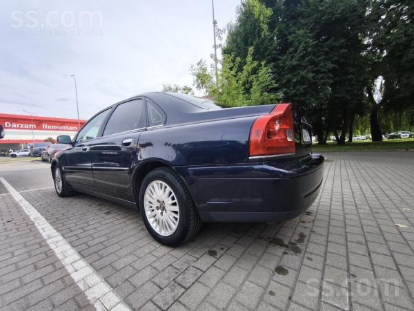 Zils Volvo S80 2004 Rīga, ar dzinēja tilpumu 2.40 L un nobraukumu 301 tūkst. km par 1490 €, foto 2 vietnē AUTOMOTO.COM.LV