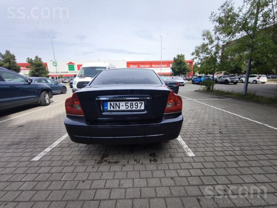 Zils Volvo S80 2004 Rīga, ar dzinēja tilpumu 2.40 L un nobraukumu 301 tūkst. km par 1490 €, foto 4 vietnē AUTOMOTO.COM.LV