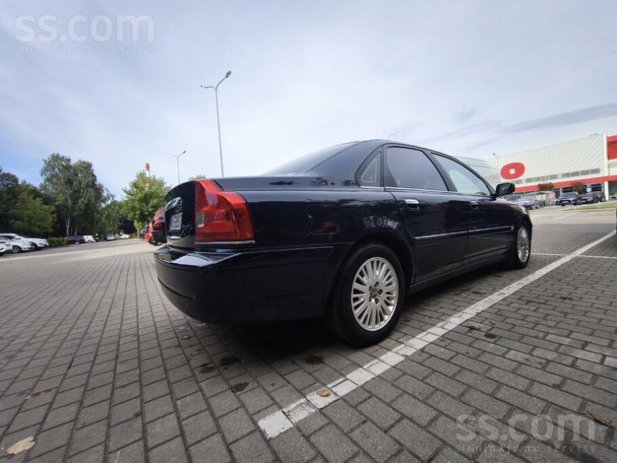 Zils Volvo S80 2004 Rīga, ar dzinēja tilpumu 2.40 L un nobraukumu 301 tūkst. km par 1490 €, foto 5 vietnē AUTOMOTO.COM.LV