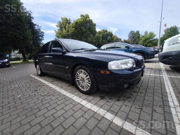 Zils Volvo S80 2004 Rīga, ar dzinēja tilpumu 2.40 L un nobraukumu 301 tūkst. km par 1490 €, foto 6 vietnē AUTOMOTO.COM.LV