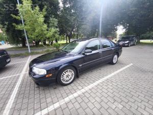 Zils Volvo S80 2004 Rīga, ar dzinēja tilpumu 2.40 L un nobraukumu 301 tūkst. km par 1490 €, foto 8 vietnē AUTOMOTO.COM.LV