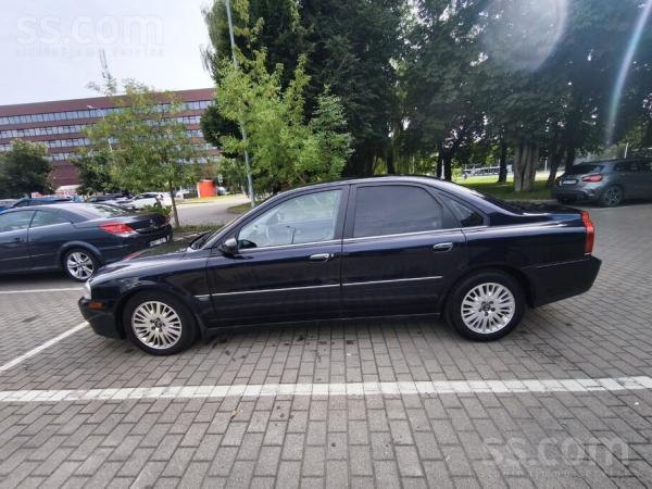 Zils Volvo S80 2004 Rīga, ar dzinēja tilpumu 2.40 L un nobraukumu 301 tūkst. km par 1490 €, foto 8 vietnē AUTOMOTO.COM.LV