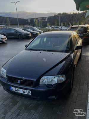 Zils Volvo S80 2004 Viļņa, ar dzinēja tilpumu 2.40 L un nobraukumu 368 tūkst. km par 1400 €, foto  vietnē AUTOMOTO.COM.LV
