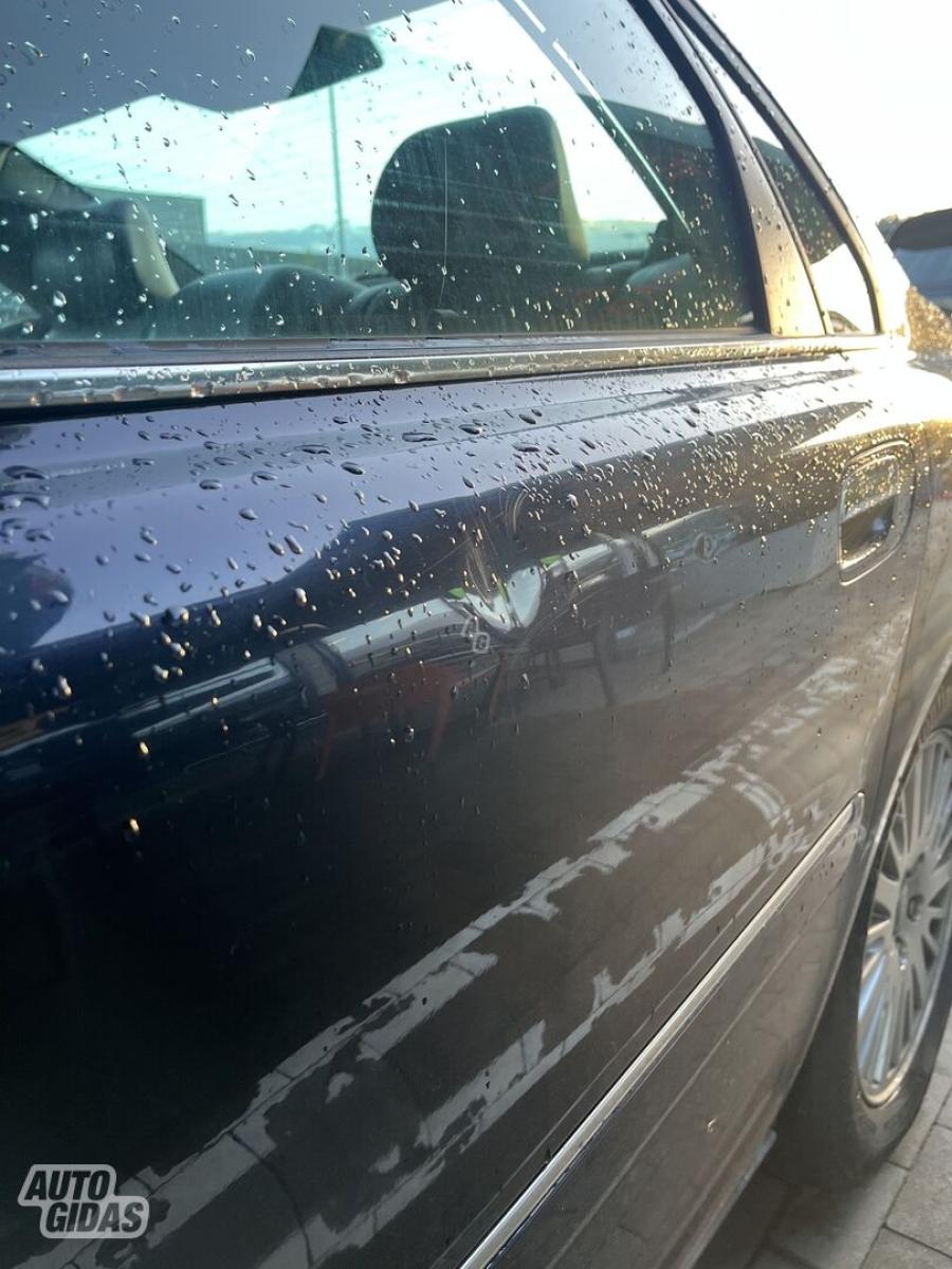 Zils Volvo S80 2004 Viļņa, ar dzinēja tilpumu 2.40 L un nobraukumu 368 tūkst. km par 1400 €, foto 6 vietnē AUTOMOTO.COM.LV