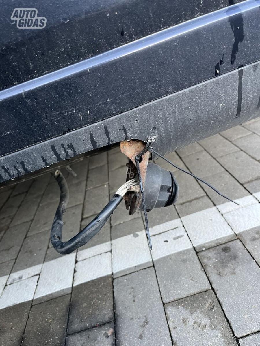 Zils Volvo S80 2004 Viļņa, ar dzinēja tilpumu 2.40 L un nobraukumu 368 tūkst. km par 1400 €, foto 8 vietnē AUTOMOTO.COM.LV