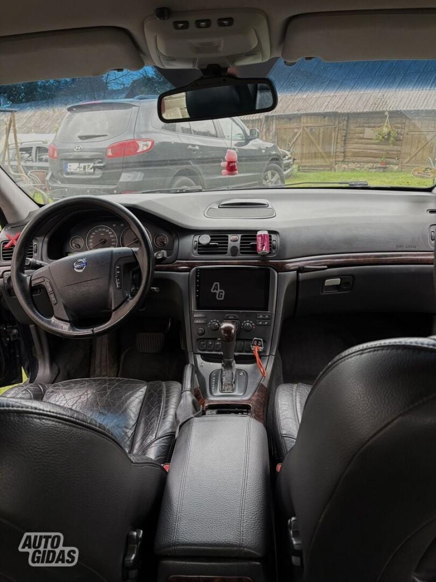 Zils Volvo S80 2004 Viļņa, ar dzinēja tilpumu 2.40 L un nobraukumu 368 tūkst. km par 1400 €, foto 10 vietnē AUTOMOTO.COM.LV