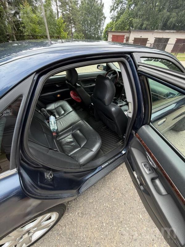 Blue Volvo S80 2004 in Riga, with an engine capacity of 2.40 L and mileage of 364 thousand km for 1650 €, photo 7 on AUTOMOTO.COM.LV