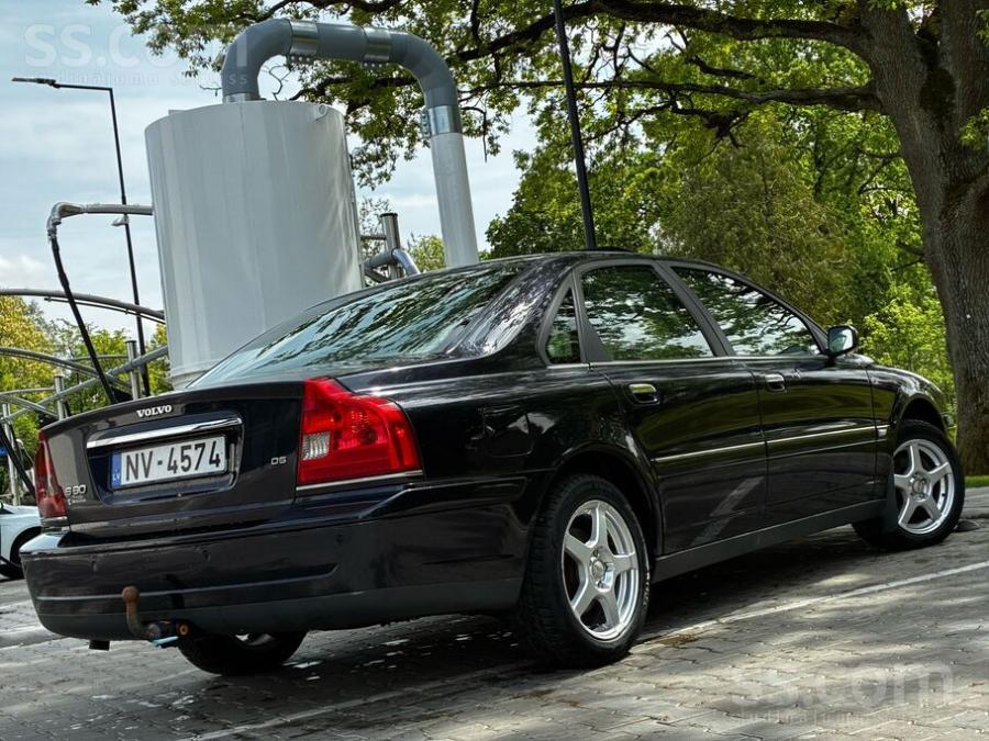 Blue Volvo S80 2005 in Riga, with an engine capacity of 2.40 L and mileage of 337 thousand km for 1800 €, photo 3 on AUTOMOTO.COM.LV