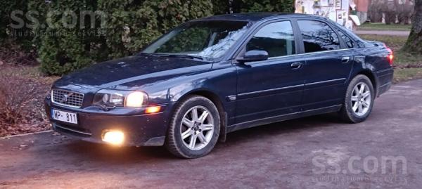 Blue Volvo S80 2005 in Valmiera, with an engine capacity of 2.40 L and mileage of 423 thousand km for 2500 €, photo 1 on AUTOMOTO.COM.LV