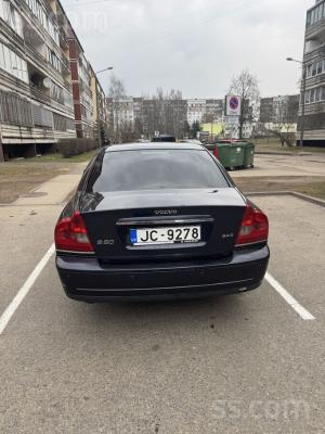 Blue Volvo S80 2005 in Riga, with an engine capacity of 2.40 L and mileage of 357 thousand km for 750 €, photo 4 on AUTOMOTO.COM.LV