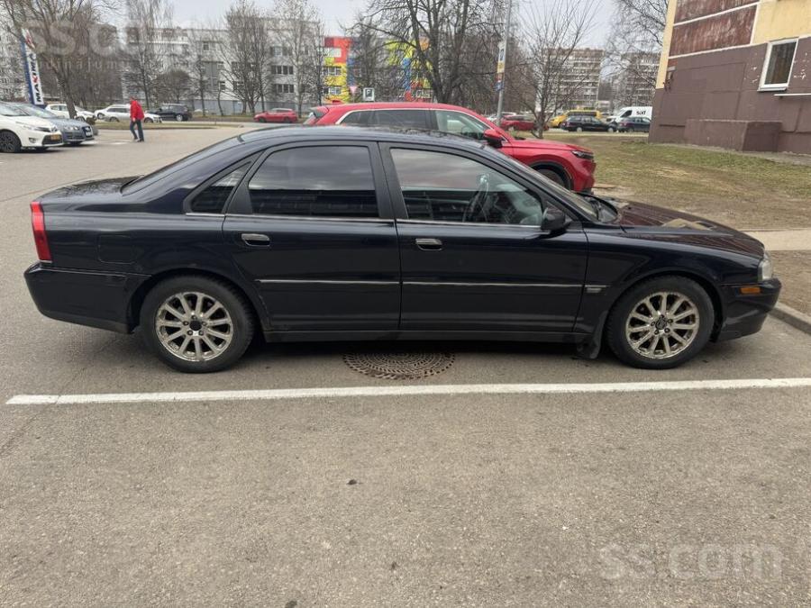 Blue Volvo S80 2005 in Riga, with an engine capacity of 2.40 L and mileage of 357 thousand km for 750 €, photo 5 on AUTOMOTO.COM.LV