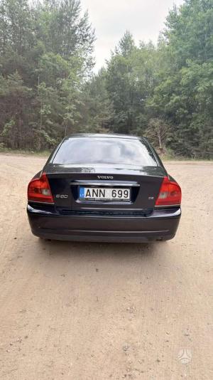 Zils Volvo S80 2005 Viļņa, ar dzinēja tilpumu 2.40 L un nobraukumu 267 tūkst. km par 1300 €, foto 3 vietnē AUTOMOTO.COM.LV
