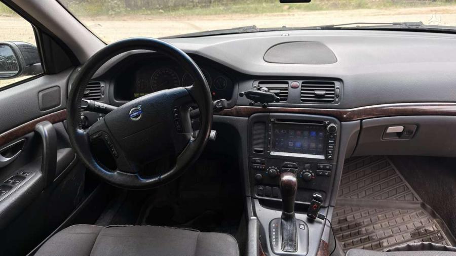 Zils Volvo S80 2005 Viļņa, ar dzinēja tilpumu 2.40 L un nobraukumu 267 tūkst. km par 1300 €, foto 6 vietnē AUTOMOTO.COM.LV