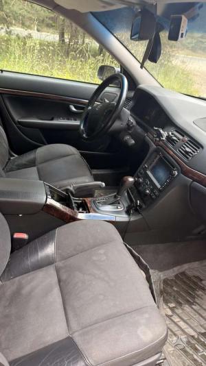 Zils Volvo S80 2005 Viļņa, ar dzinēja tilpumu 2.40 L un nobraukumu 267 tūkst. km par 1300 €, foto 8 vietnē AUTOMOTO.COM.LV
