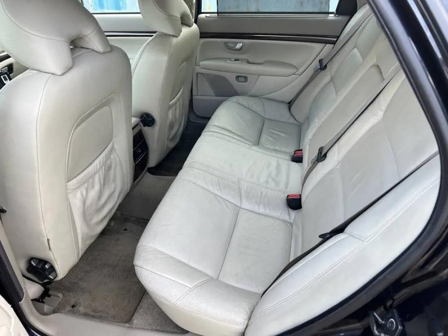 Zils Volvo S80 2005 Rīga, ar dzinēja tilpumu 2.40 L un nobraukumu 345 tūkst. km par 3495 €, foto 7 vietnē AUTOMOTO.COM.LV