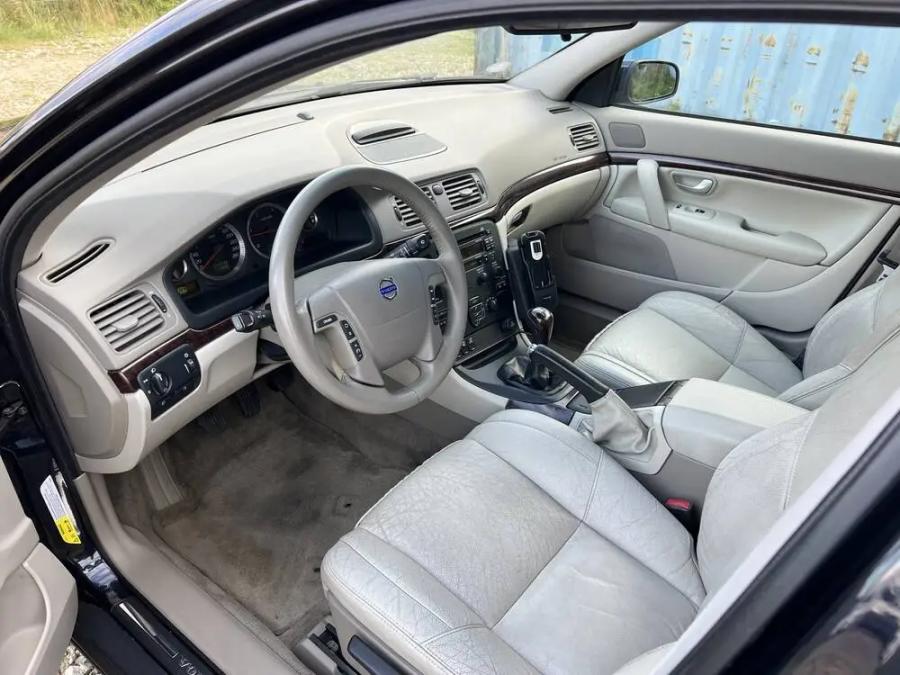 Zils Volvo S80 2005 Rīga, ar dzinēja tilpumu 2.40 L un nobraukumu 345 tūkst. km par 3495 €, foto 8 vietnē AUTOMOTO.COM.LV