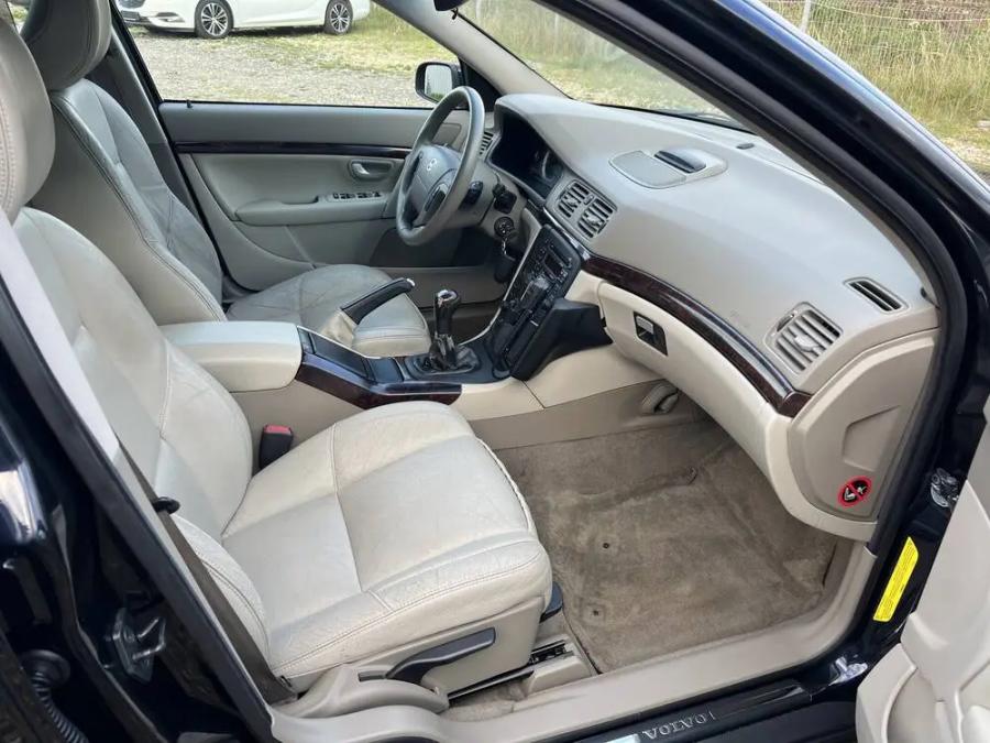 Zils Volvo S80 2005 Rīga, ar dzinēja tilpumu 2.40 L un nobraukumu 345 tūkst. km par 3495 €, foto 10 vietnē AUTOMOTO.COM.LV