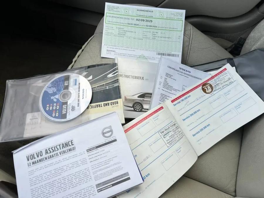 Zils Volvo S80 2005 Rīga, ar dzinēja tilpumu 2.40 L un nobraukumu 345 tūkst. km par 3495 €, foto 16 vietnē AUTOMOTO.COM.LV