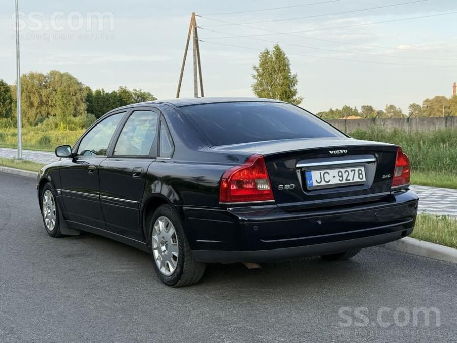 Синий Вольво С80 2005 в Елгава, объемом двигателя 2.40 л и пробегом 358 тыс. км за 1400 €, фото 5 на AUTOMOTO.COM.LV