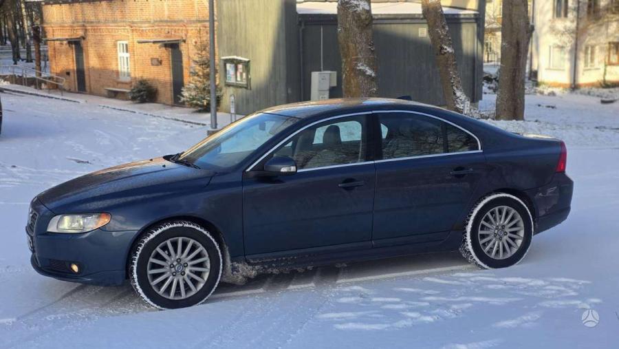 Blue Volvo S80 2006 in Siauliai, with an engine capacity of 2.40 L and mileage of 420 thousand km for 2700 €, photo 2 on AUTOMOTO.COM.LV