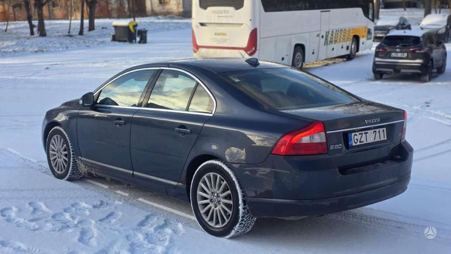Blue Volvo S80 2006 in Siauliai, with an engine capacity of 2.40 L and mileage of 420 thousand km for 2700 €, photo 5 on AUTOMOTO.COM.LV