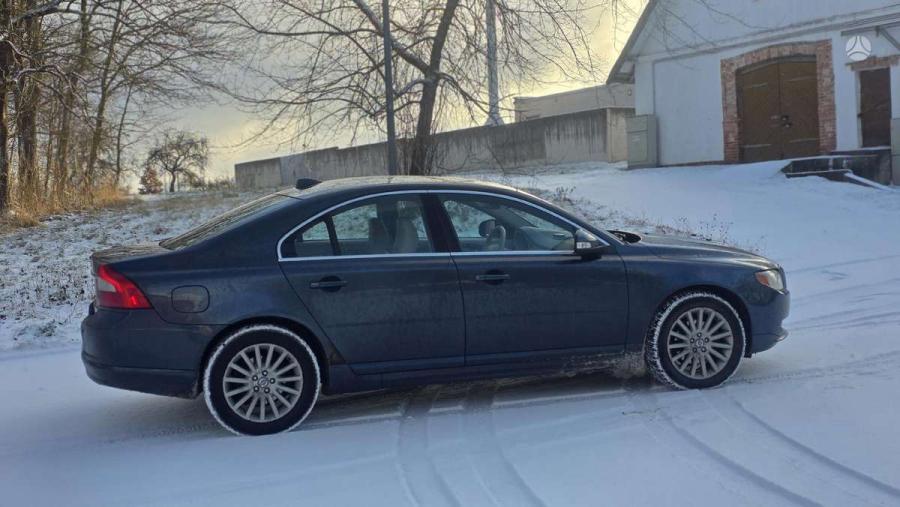 Blue Volvo S80 2006 in Siauliai, with an engine capacity of 2.40 L and mileage of 420 thousand km for 2700 €, photo 10 on AUTOMOTO.COM.LV