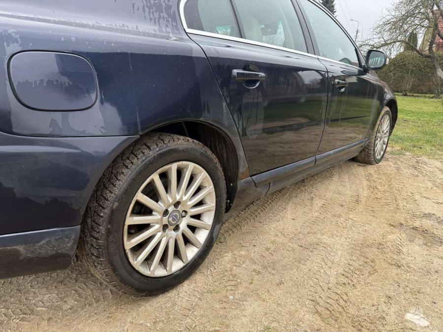Blue Volvo S80 2006 in Vilnius, with an engine capacity of 2.40 L and mileage of 500 thousand km for 2000 €, photo 5 on AUTOMOTO.COM.LV