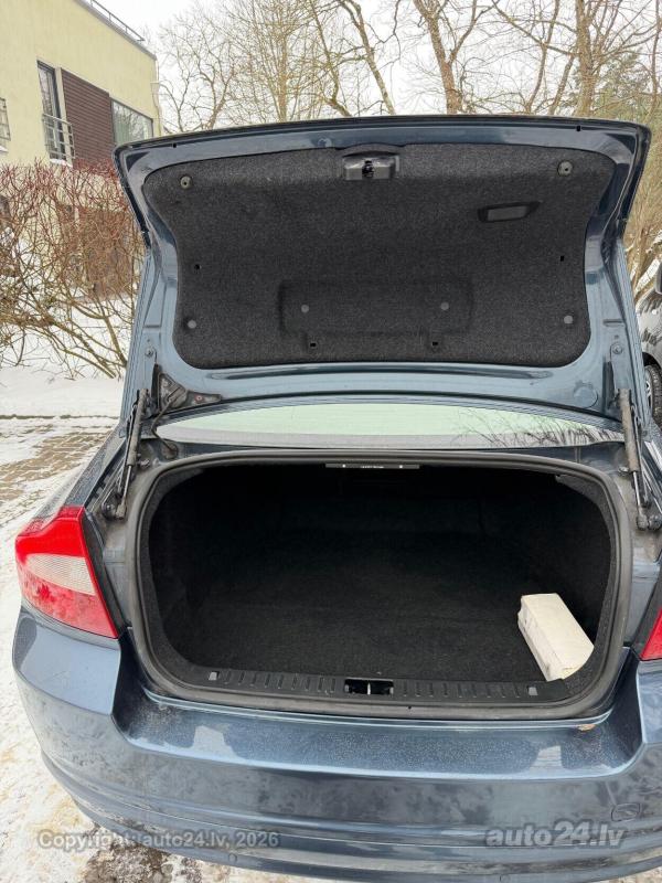 Zils Volvo S80 2006 Tallina, ar dzinēja tilpumu 2.40 L un nobraukumu 316 tūkst. km par 4420 €, foto 11 vietnē AUTOMOTO.COM.LV