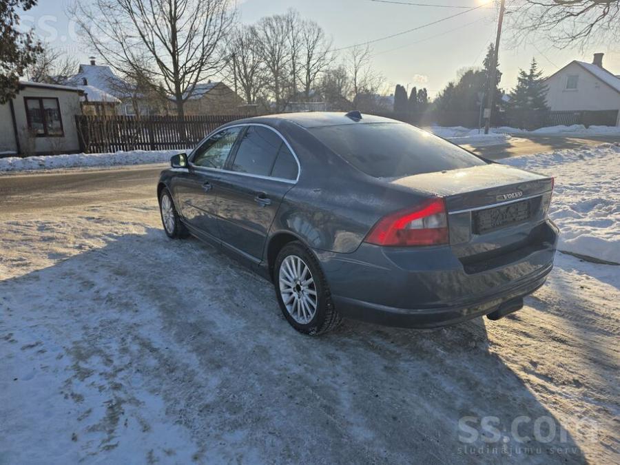 Blue Volvo S80 2006 in Ventspils, with an engine capacity of 2.40 L and mileage of 404 thousand km for 2850 €, photo 6 on AUTOMOTO.COM.LV