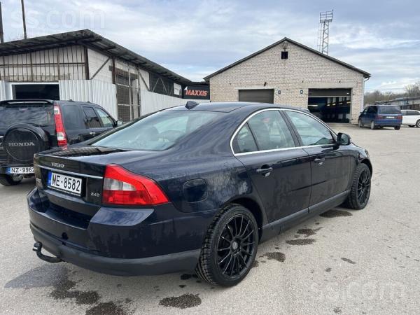 Zils Volvo S80 2006 Preiļi, ar dzinēja tilpumu 2.40 L un nobraukumu 318 tūkst. km par 2500 €, foto 4 vietnē AUTOMOTO.COM.LV