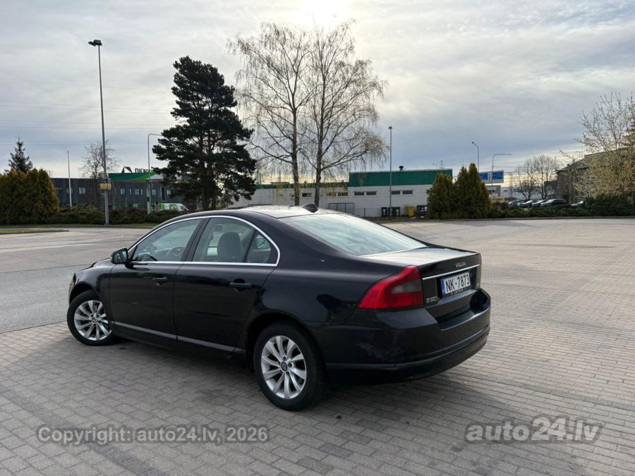 Zils Volvo S80 2006 Rīga, ar dzinēja tilpumu 2.40 L un nobraukumu 263 tūkst. km par 6000 €, foto 1 vietnē AUTOMOTO.COM.LV