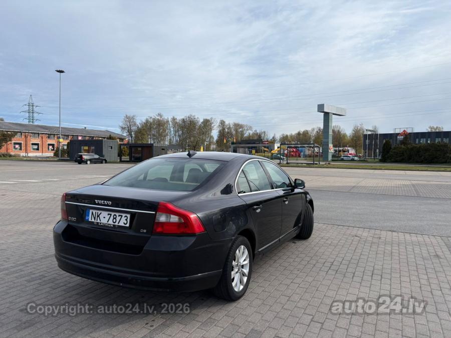 Zils Volvo S80 2006 Rīga, ar dzinēja tilpumu 2.40 L un nobraukumu 263 tūkst. km par 6000 €, foto 3 vietnē AUTOMOTO.COM.LV
