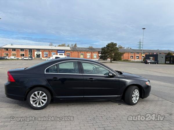 Zils Volvo S80 2006 Rīga, ar dzinēja tilpumu 2.40 L un nobraukumu 263 tūkst. km par 6000 €, foto 3 vietnē AUTOMOTO.COM.LV