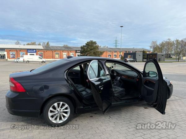 Zils Volvo S80 2006 Rīga, ar dzinēja tilpumu 2.40 L un nobraukumu 263 tūkst. km par 6000 €, foto 4 vietnē AUTOMOTO.COM.LV