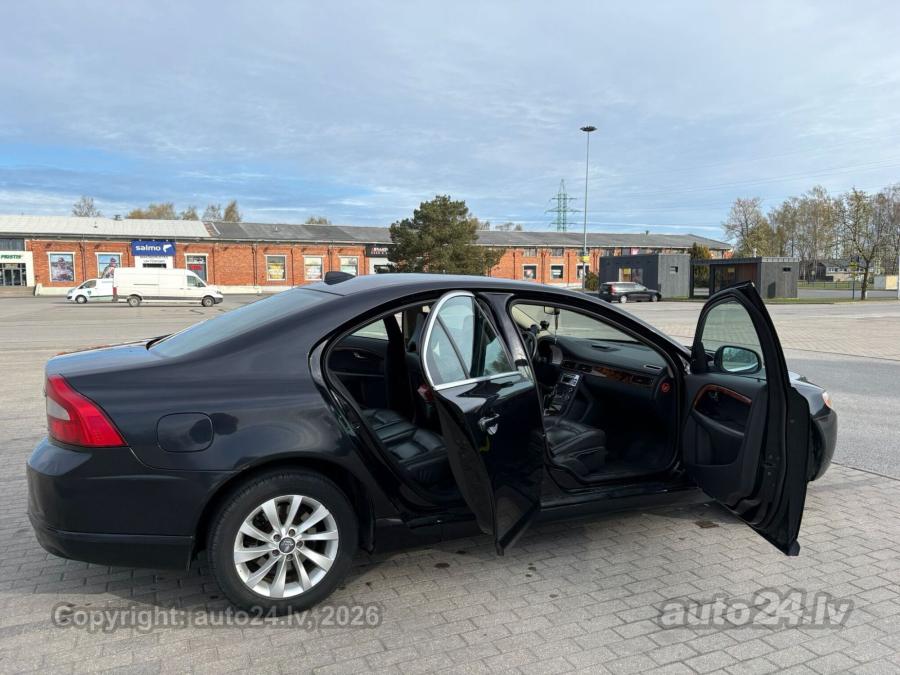 Zils Volvo S80 2006 Rīga, ar dzinēja tilpumu 2.40 L un nobraukumu 263 tūkst. km par 6000 €, foto 5 vietnē AUTOMOTO.COM.LV