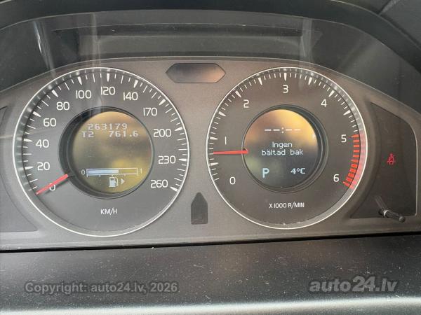 Zils Volvo S80 2006 Rīga, ar dzinēja tilpumu 2.40 L un nobraukumu 263 tūkst. km par 6000 €, foto 10 vietnē AUTOMOTO.COM.LV